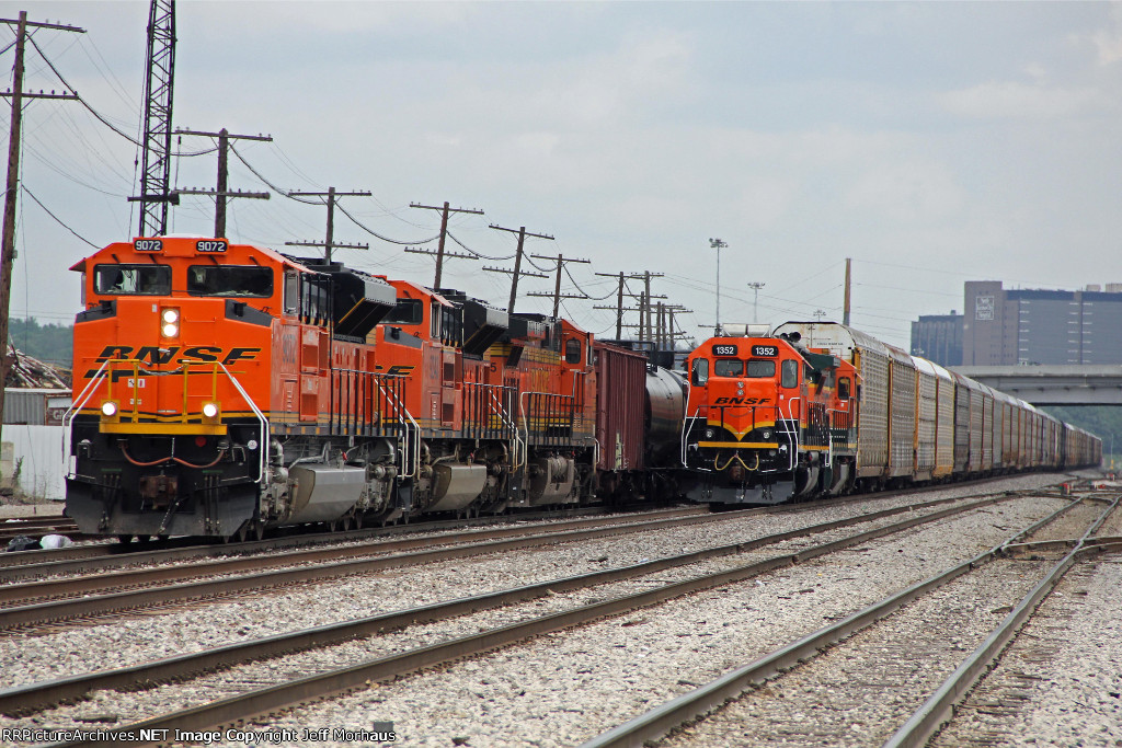 BNSF 9072